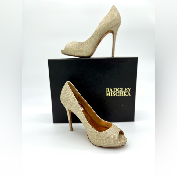 Badgley Mischka | Shoes | Elegant Gold Badgley Mischka Peep Toe Pumps ...